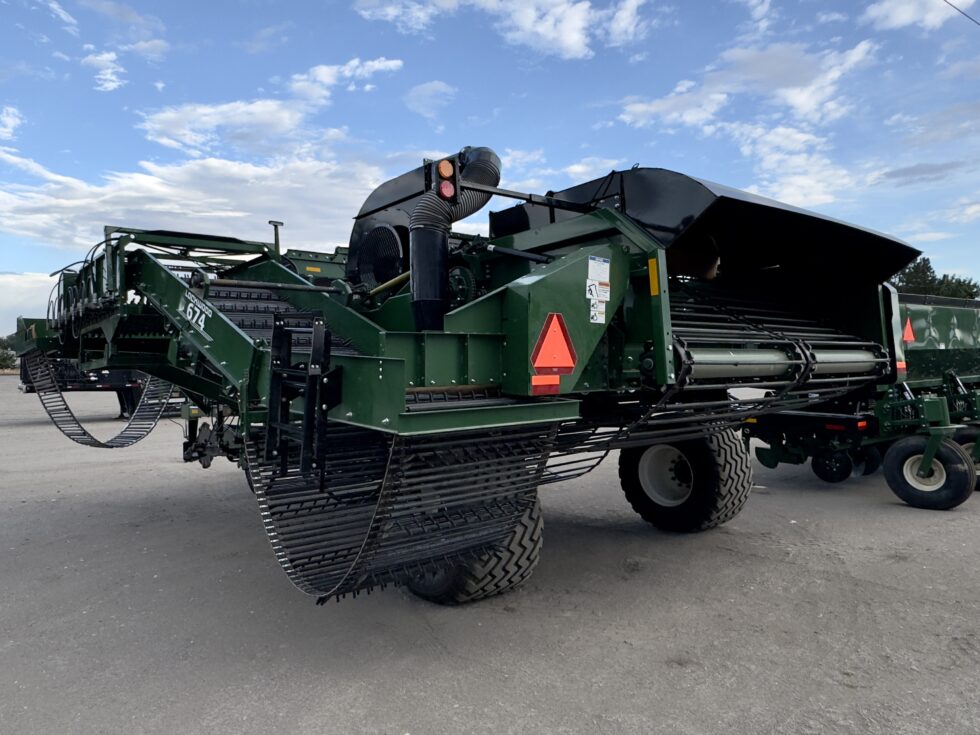 2023 674 Harvester | Lockwood