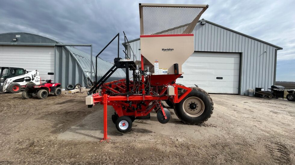 2022 Harriston Clamp Planter | Lockwood